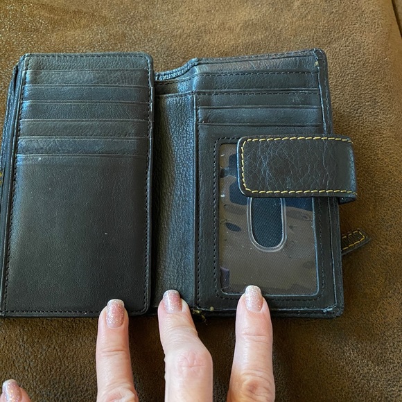 Fossil | Bags | Black Fossil Trifold Ladies Wallet | Poshmark